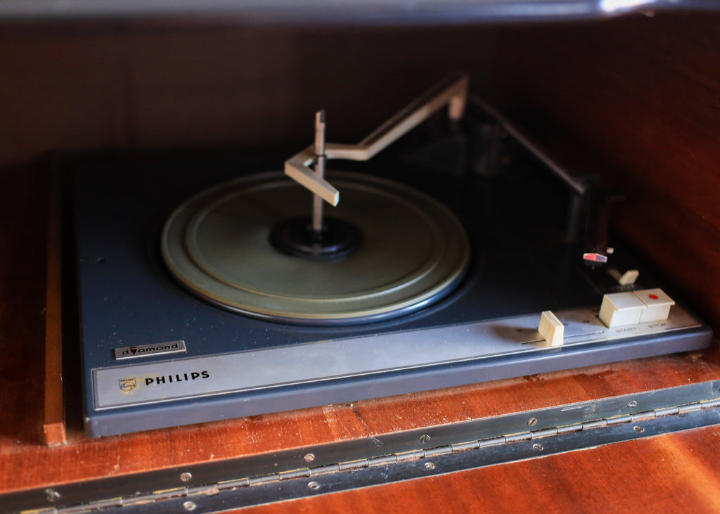 1960's Philips Solid State Radiogram – Huisraad Modern