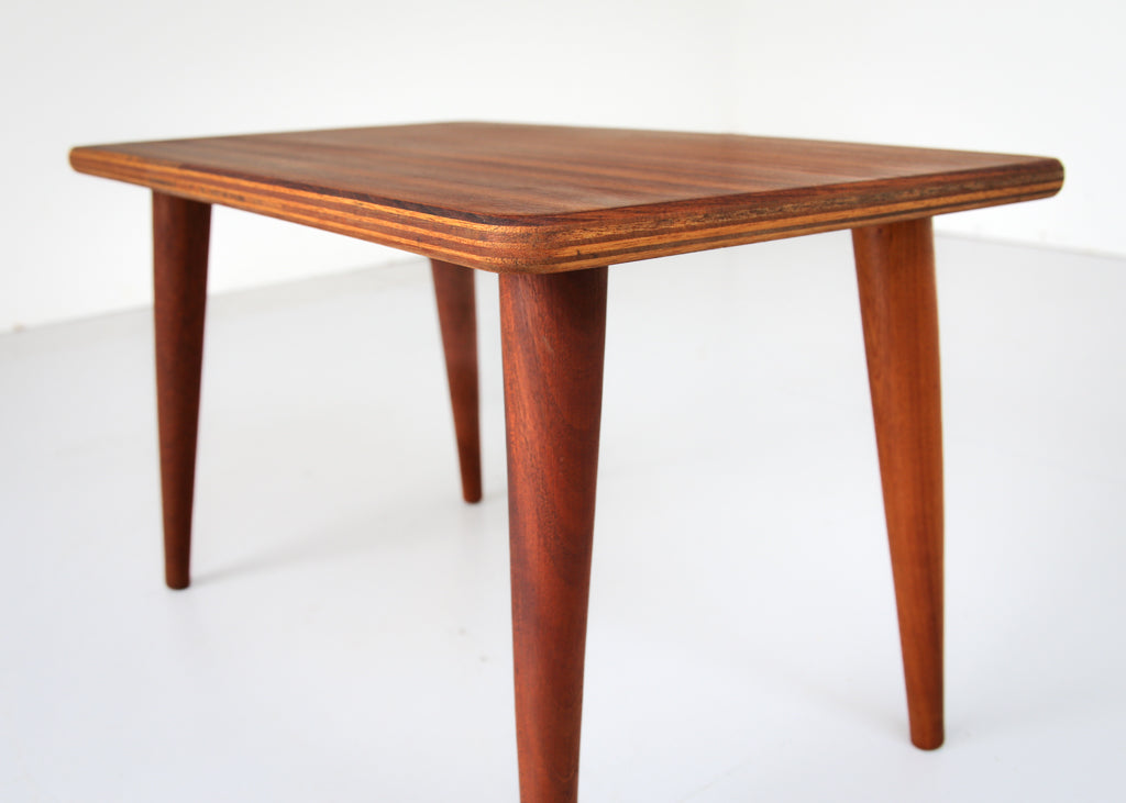 Mid-Century Modern Side Table – Huisraad Modern